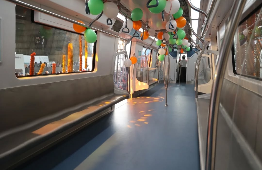 Bengaluru Welcomes India's First 'Atmanirbhar' Driverless Metro Train ...